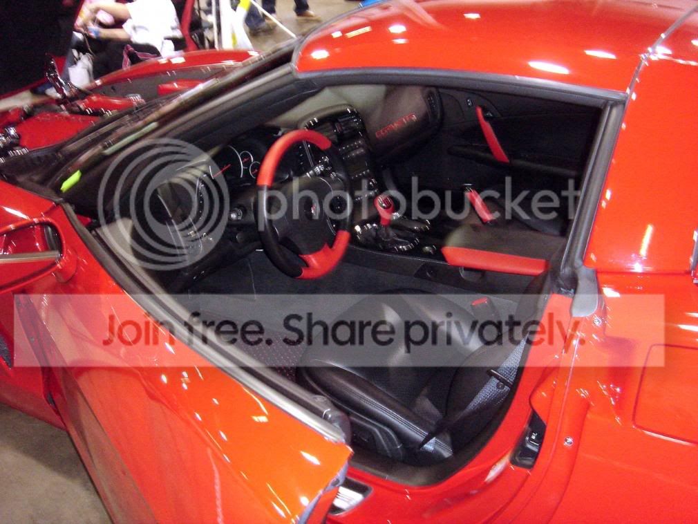 Anyone have pictures of two tone interior leather door pulls (ebony/red ...
